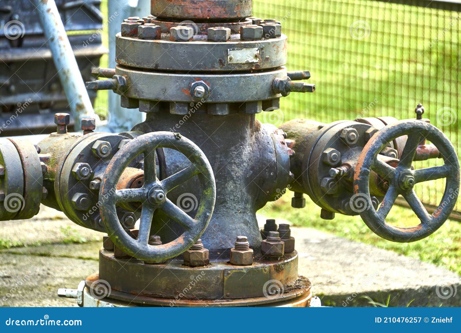 Pipe Connection for Two Pipelines with Large Rotary Valves and Rotating ...