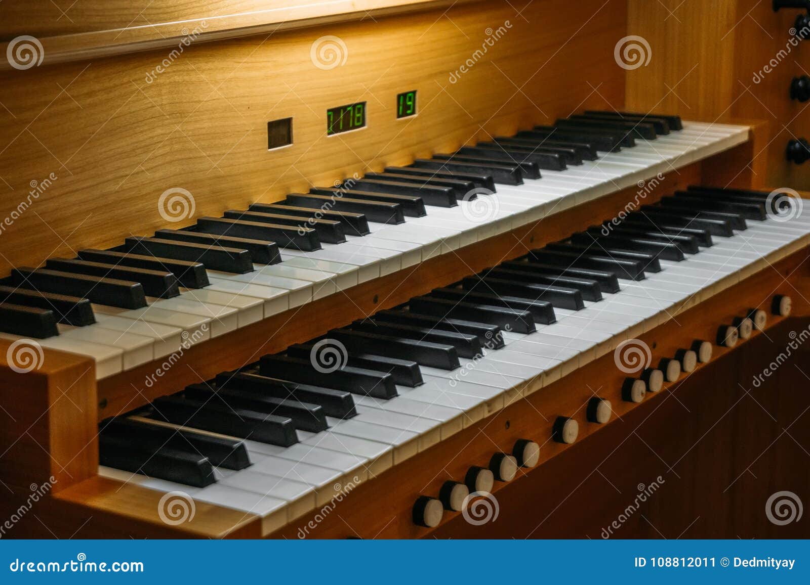Pipe Organ Keyboard Console Stock Image - Image of musical, organ ...