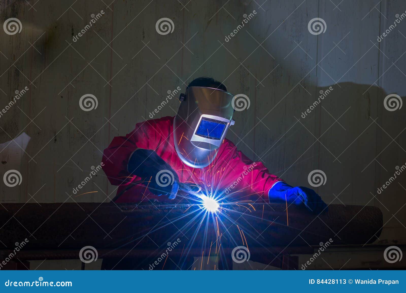 Pipe Welding on the Pipeline Stock Image - Image of industry, laborer ...
