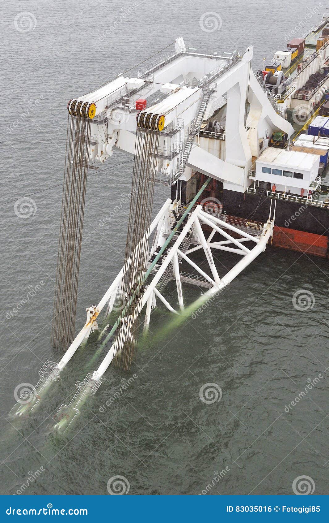 The pipelaying barge stock photo. Image of crane, implementation - 83035016