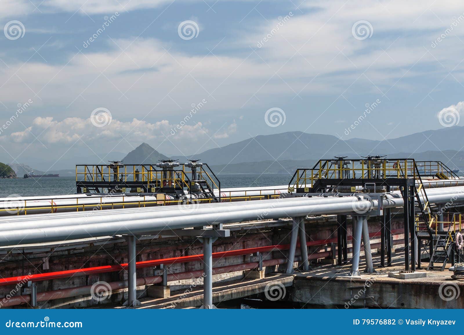 The Pipeline on Oil-loading Pier Stock Photo - Image of loading, pipe ...
