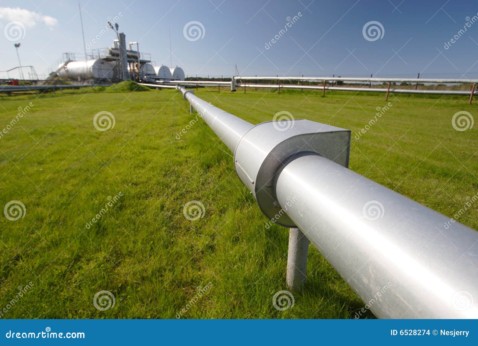 Pipeline and storage tanks stock photo. Image of pipe - 6528274