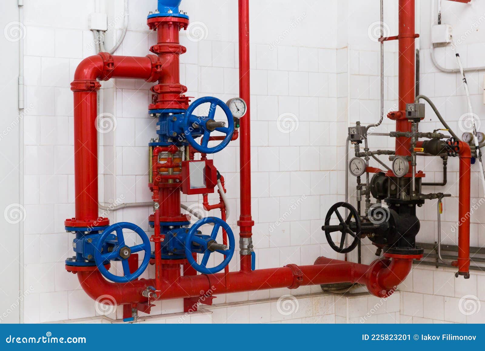 Pipeline of heating system stock image. Image of line - 225823201