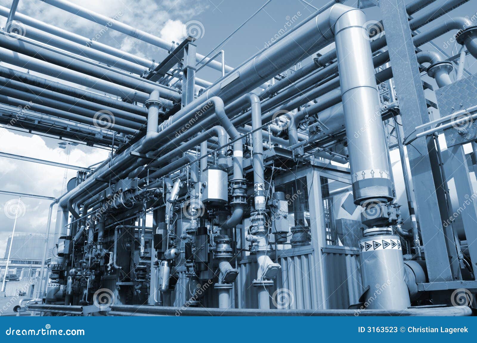 Pipelines and refinery stock image. Image of home, fuel - 3163523