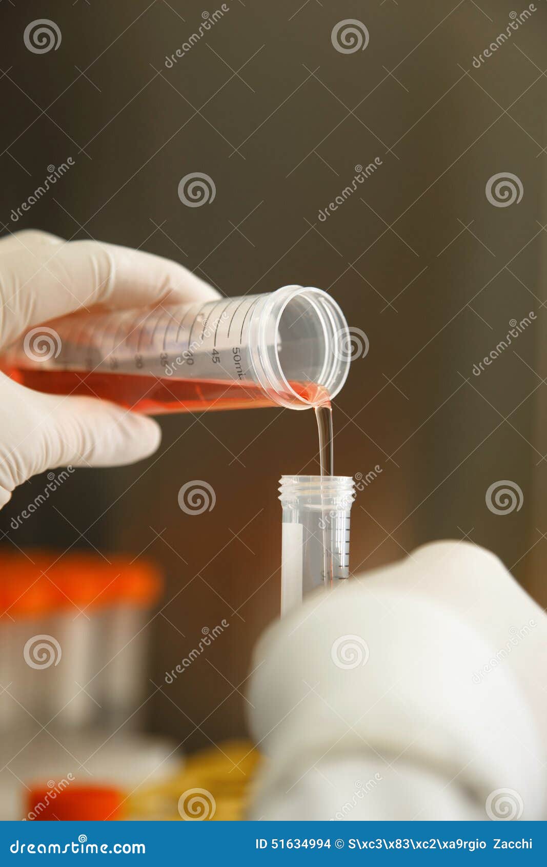 Pipette im Labor stockfoto. Bild von apotheke, steuerung - 51634994