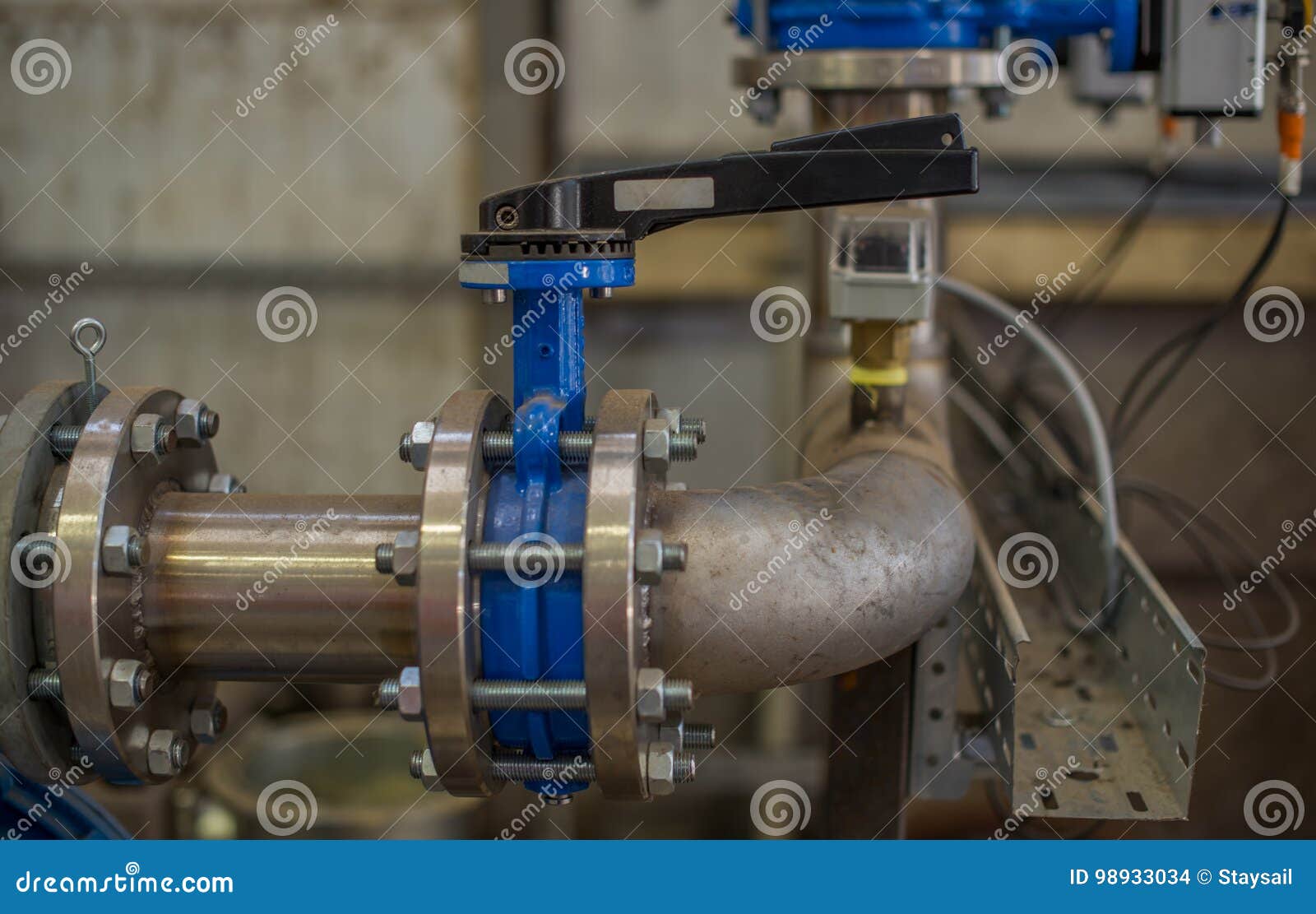 Piping System Flanges and Slide Gate Stock Photo - Image of engineering ...