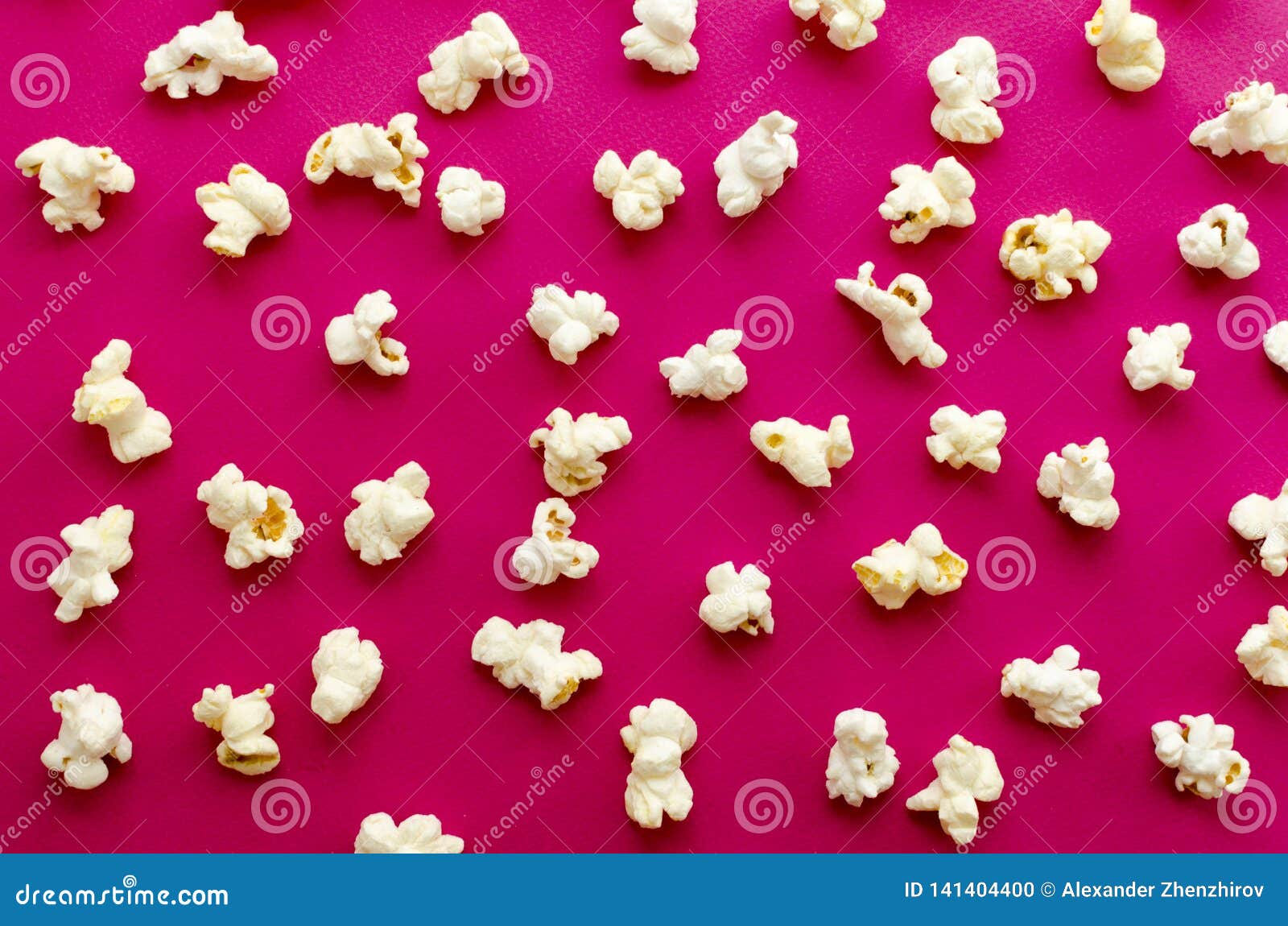 Pipoca No Fundo Cor-de-rosa Foto de Stock - Imagem de pipoca, doce ...