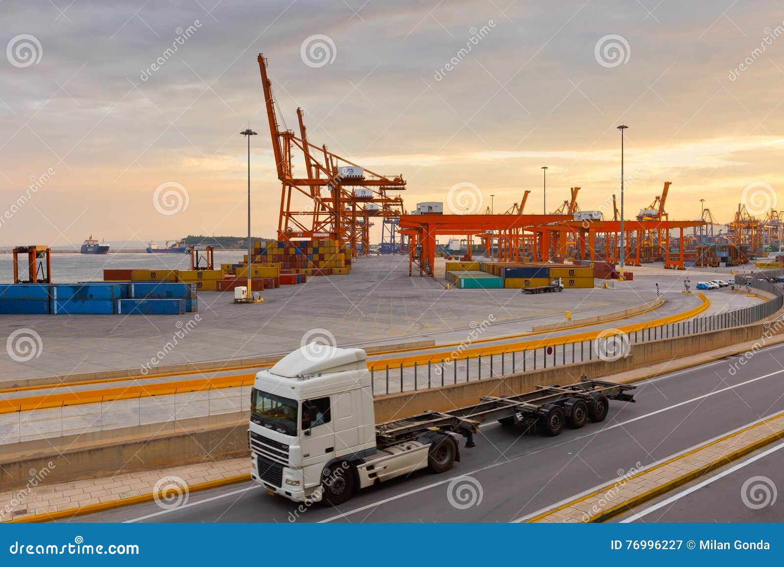 Piraeus. editorial photography. Image of industry, cargo - 76996227