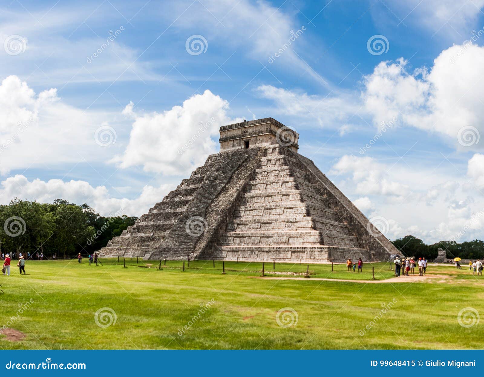 Piramide Di Kukulkan (EL Castillo) a Chichen Itza, Yucatan, Messico ...