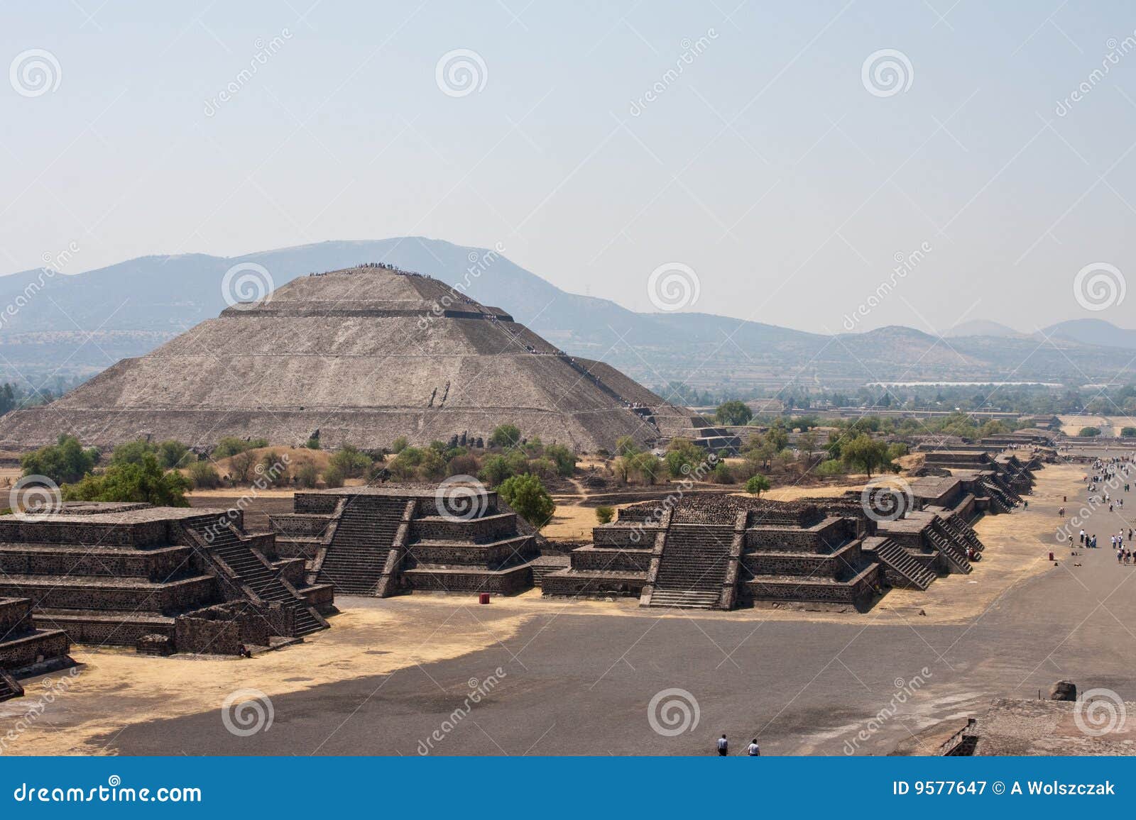 Piramides de Teotihuacan imagen de archivo. Imagen de azteca - 9577647