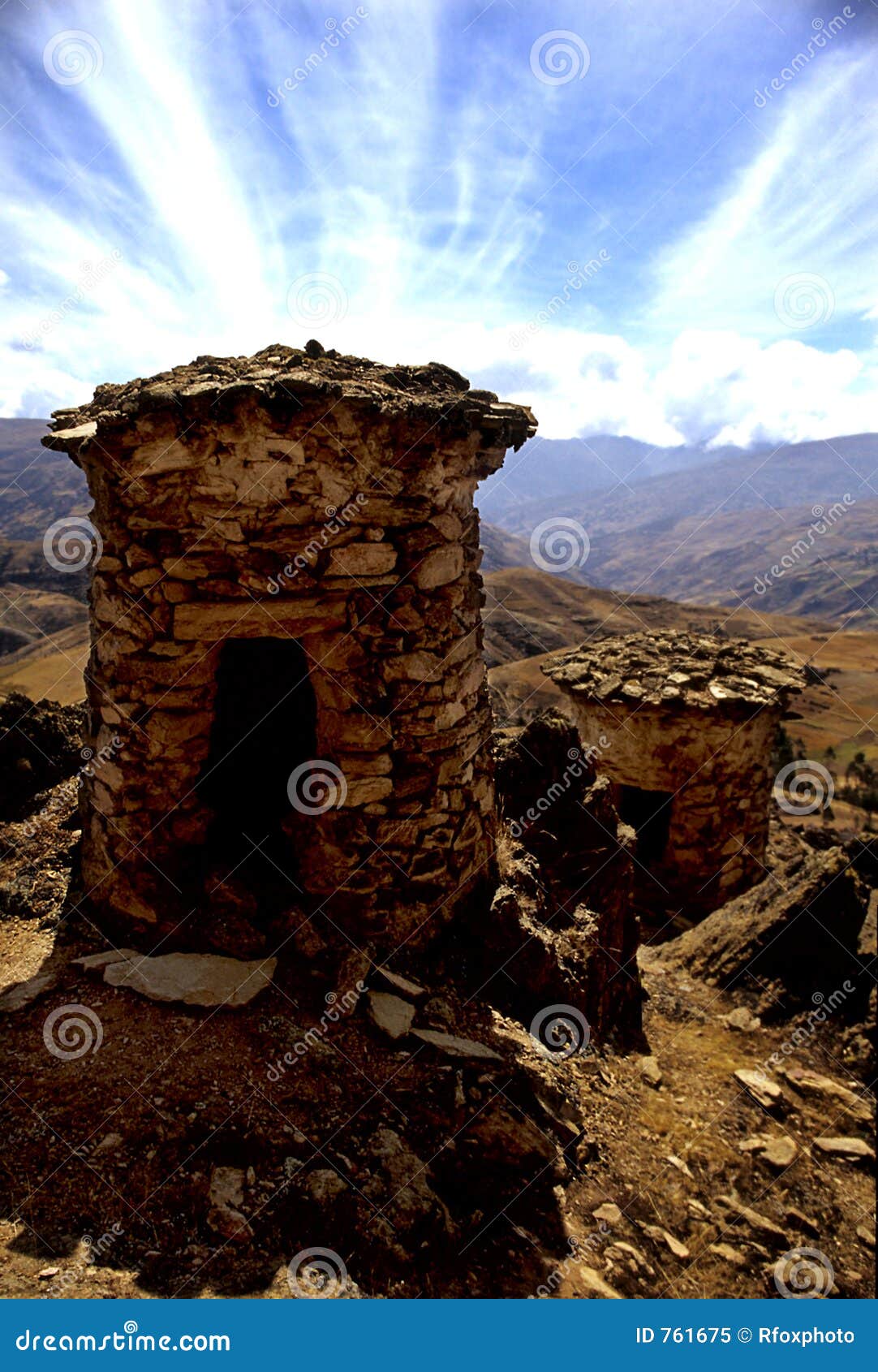 Piras funerarias Perú imagen de archivo. Imagen de rocas - 761675