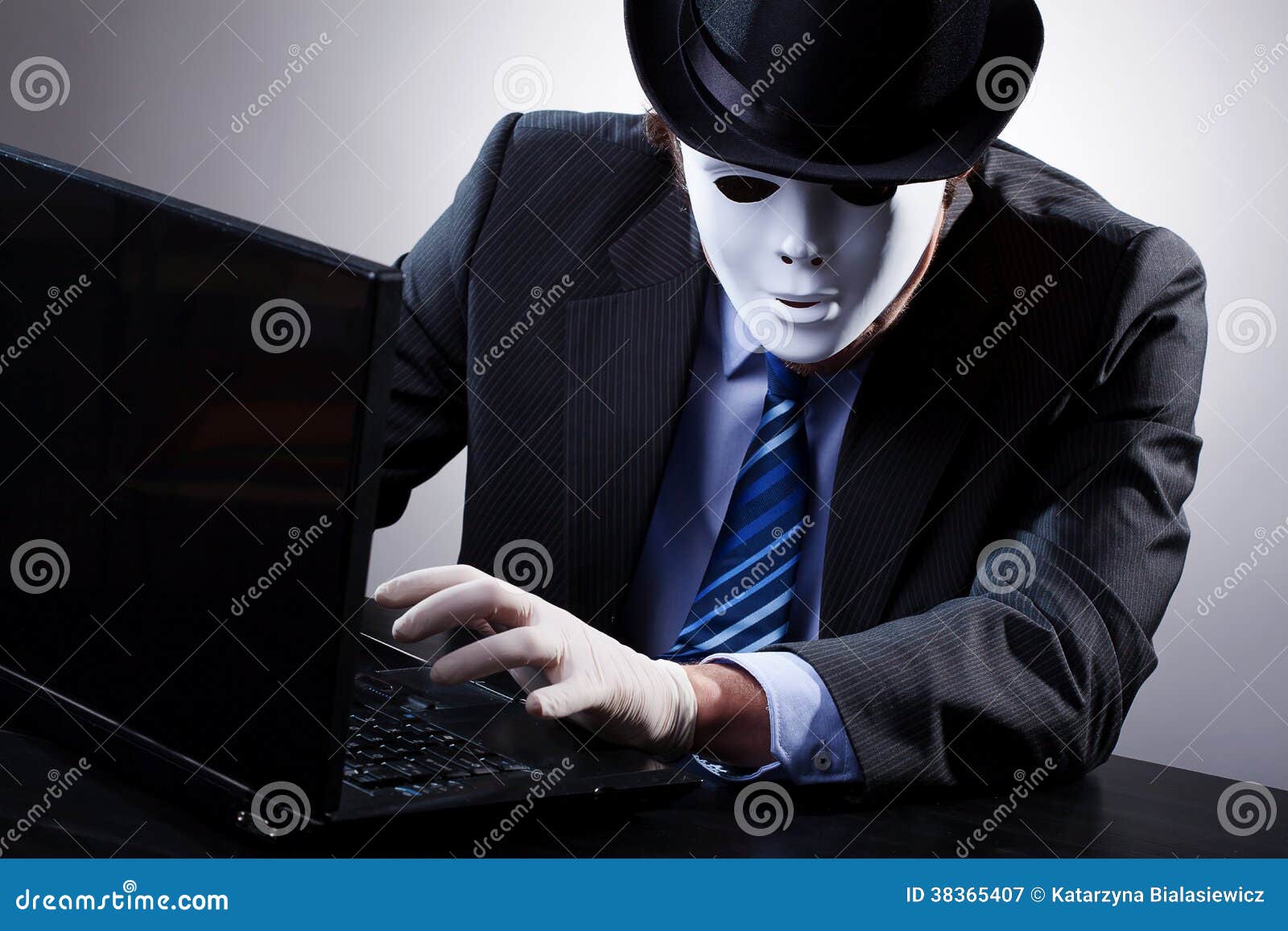 Pirata informático imagen de archivo. Imagen de corte - 38365407