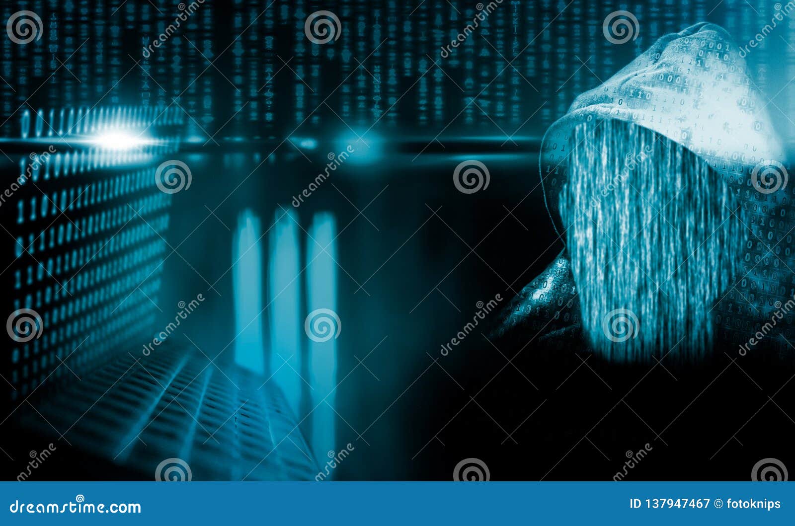 Pirata Informatico Di Computer Anonimo Con Il Cappuccio Immagine Stock ...