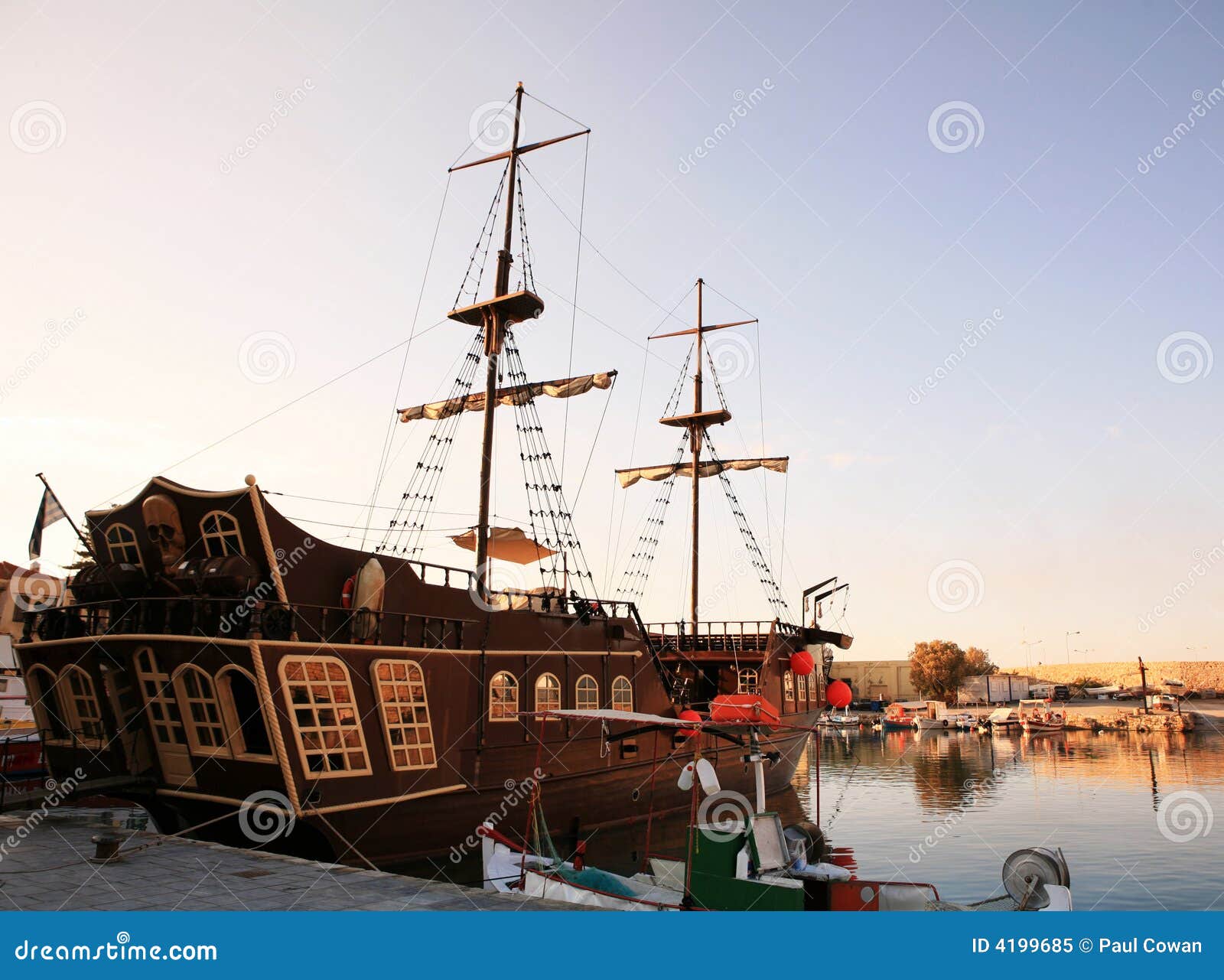 Piratenboot Rethymno Kreta Griechenland Stockbild - Bild von hafen ...