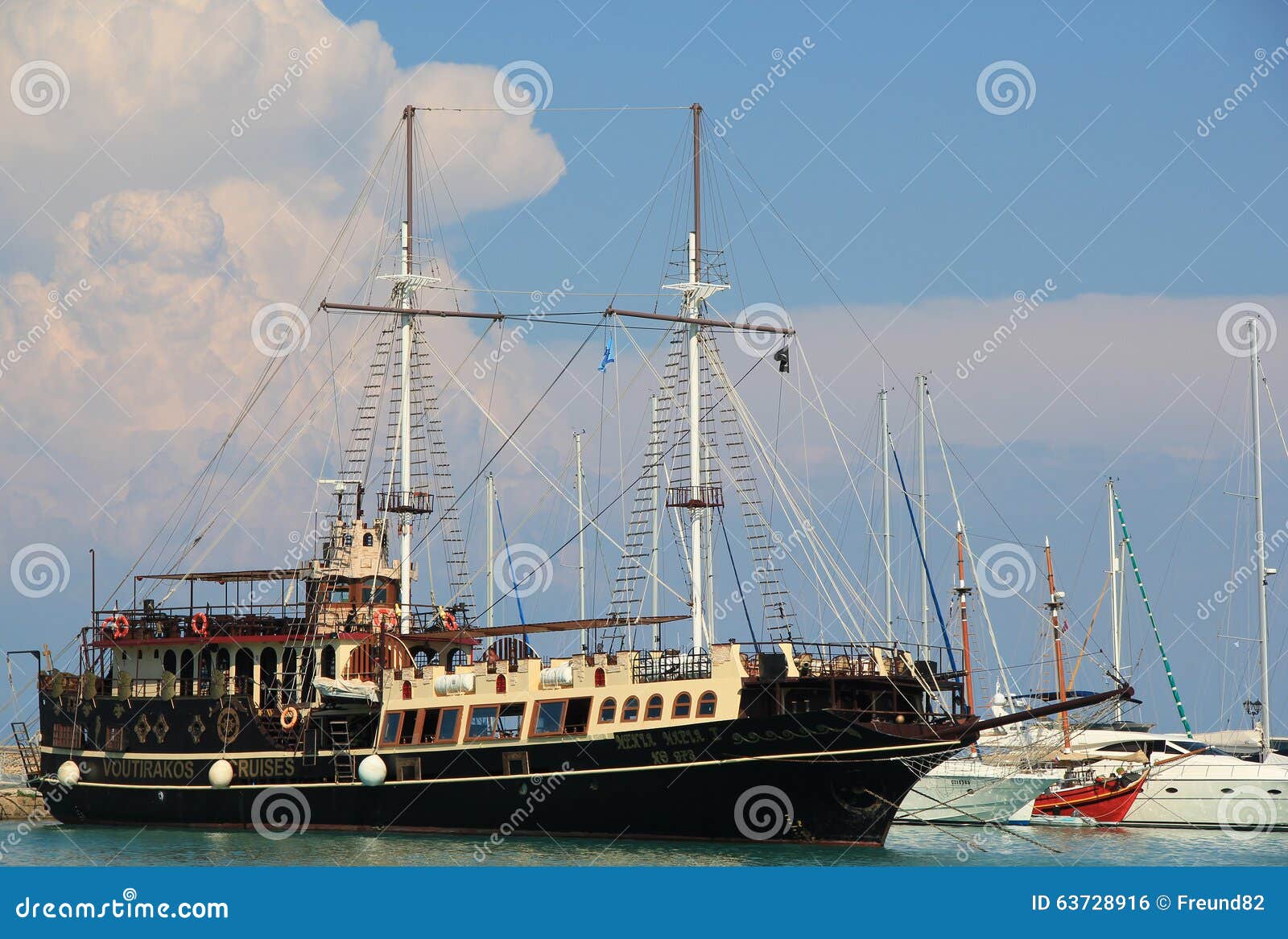Pirates yacht editorial photo. Image of boat, harbor - 63728916