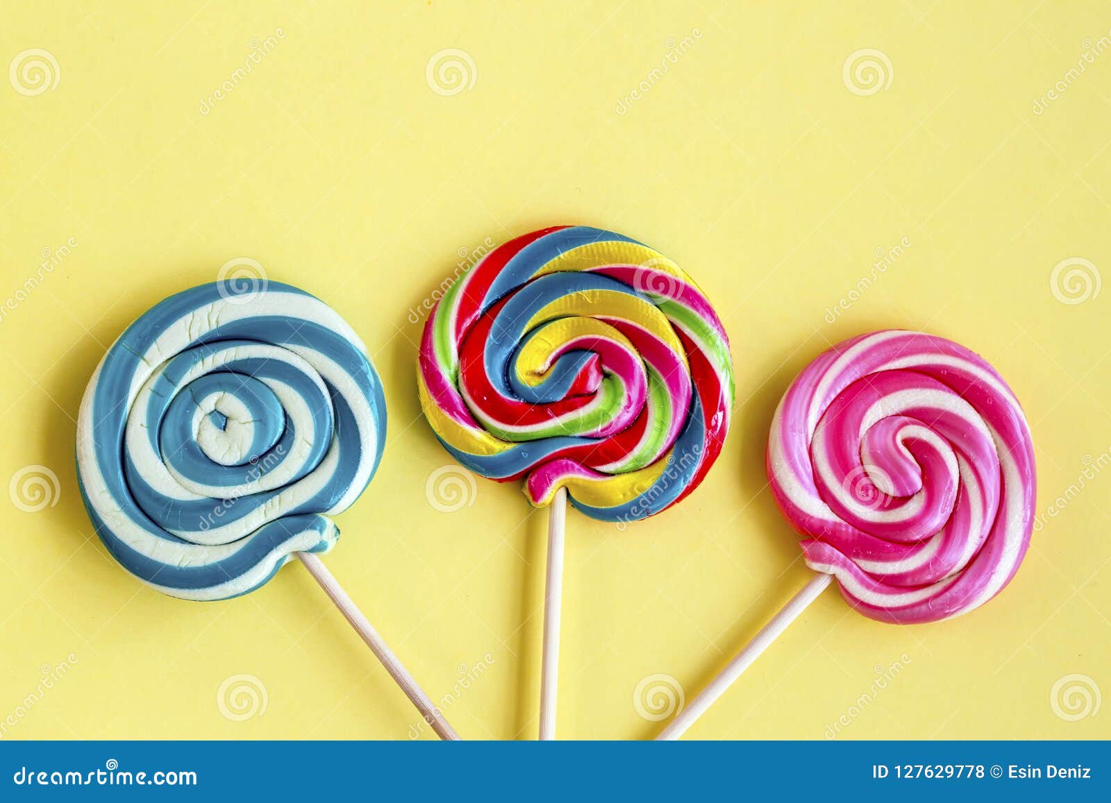 Pirulitos Coloridos E Diferente Coloridos Em Volta Dos Doces Foto de ...