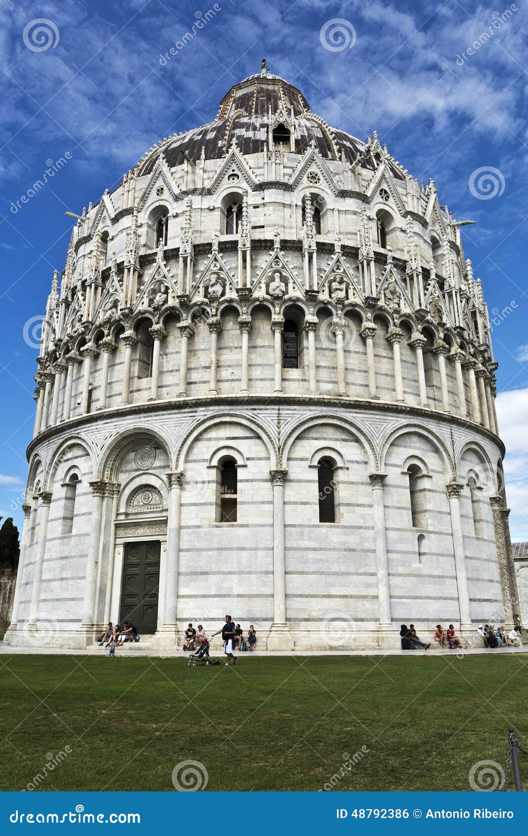 Pisa Baptistry of St John editorial photo. Image of dome - 48792386