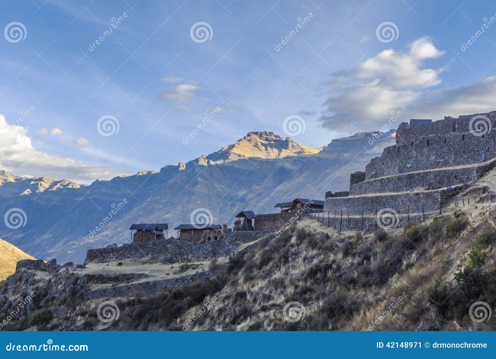 Pisac ruine Cuzco Pérou image stock. Image du destination - 42148971