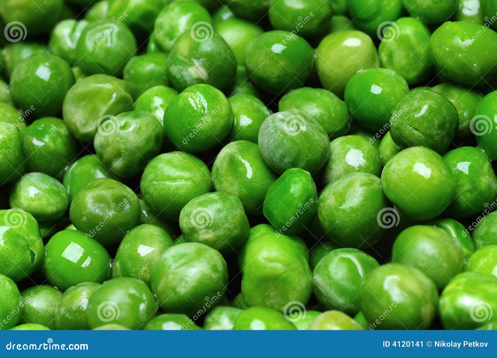 Piselli immagine stock. Immagine di consumo, alimento - 4120141