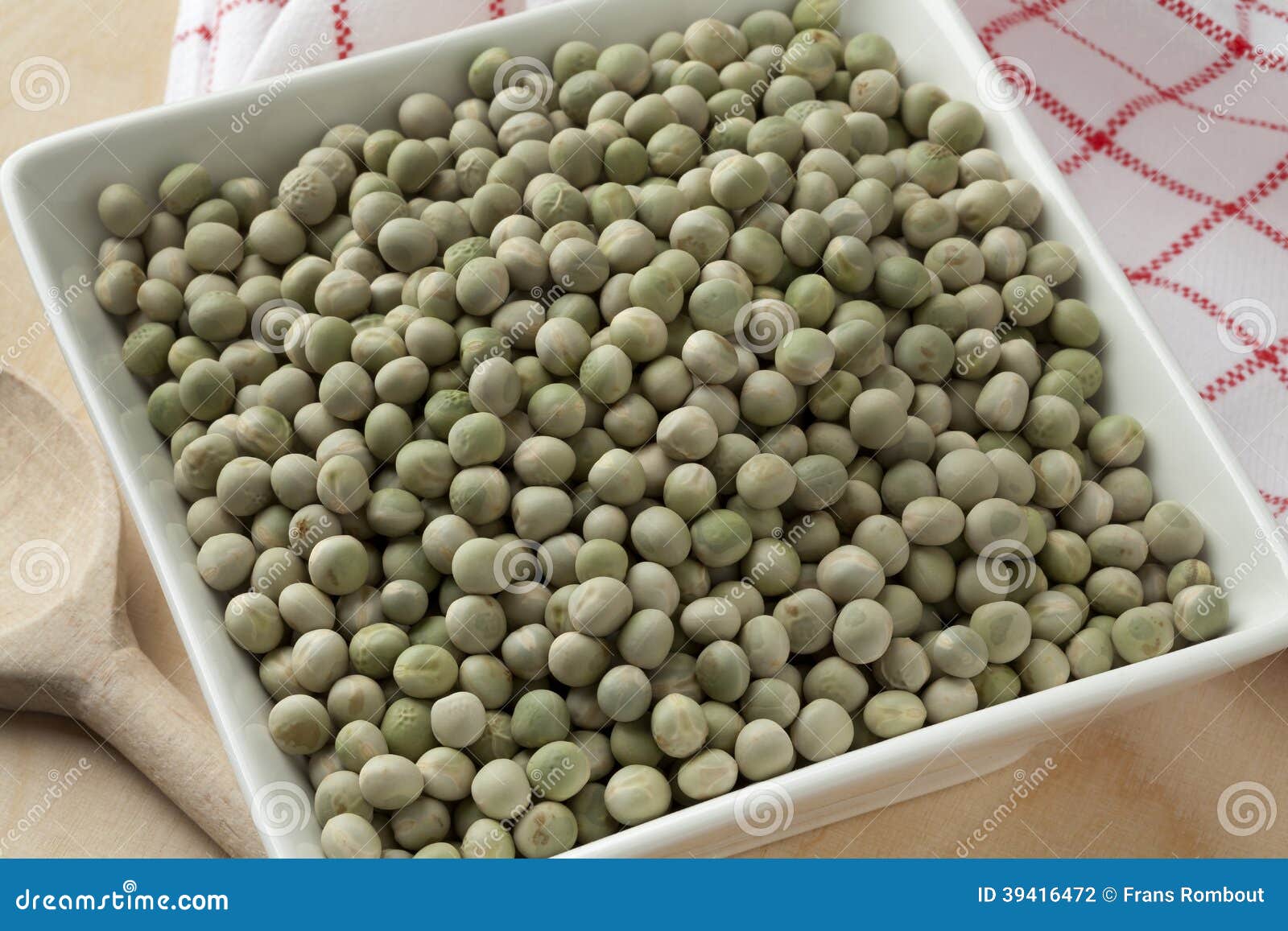 Piselli secchi tutto fotografia stock. Immagine di impulso - 39416472