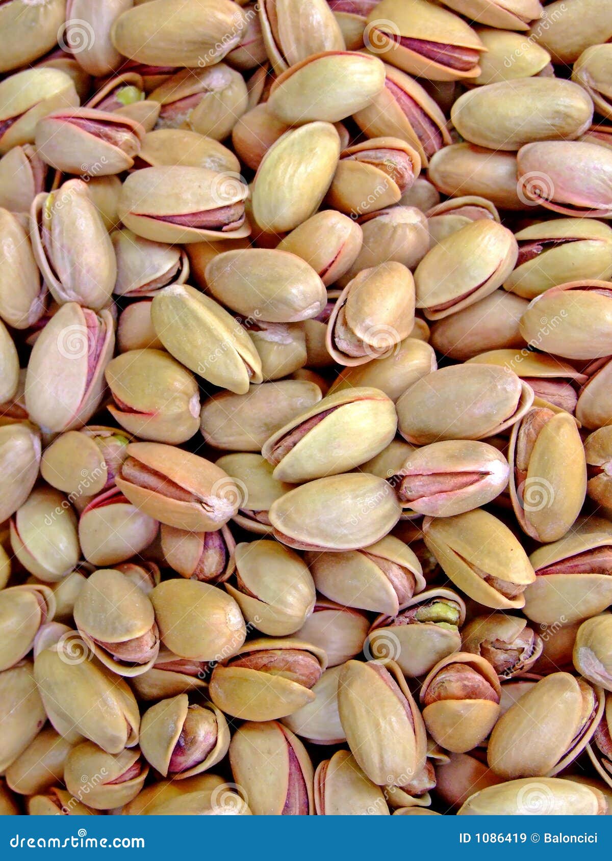 Pistaches image stock. Image du oriental, régime, grain - 1086419
