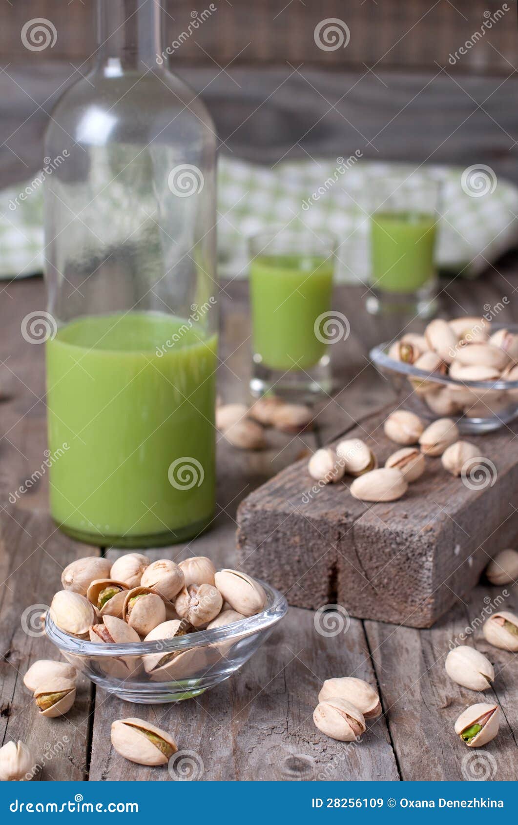 Pistachio nut liqueur stock image. Image of drinks, wood - 28256109