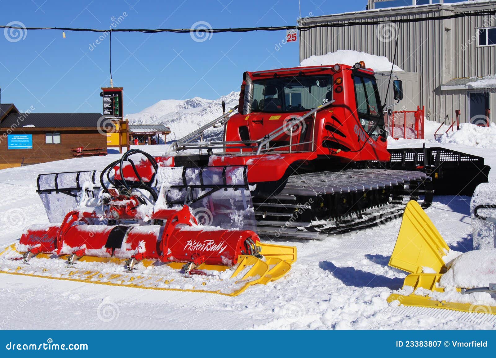 Piste Basher fotografia editorial. Imagem de noivo, inverno - 23383807