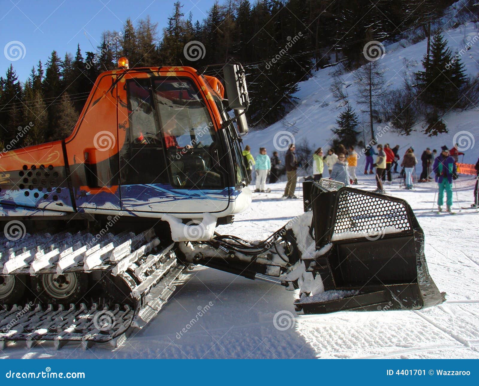 Piste Basher/Groomer imagen de archivo. Imagen de arado - 4401701