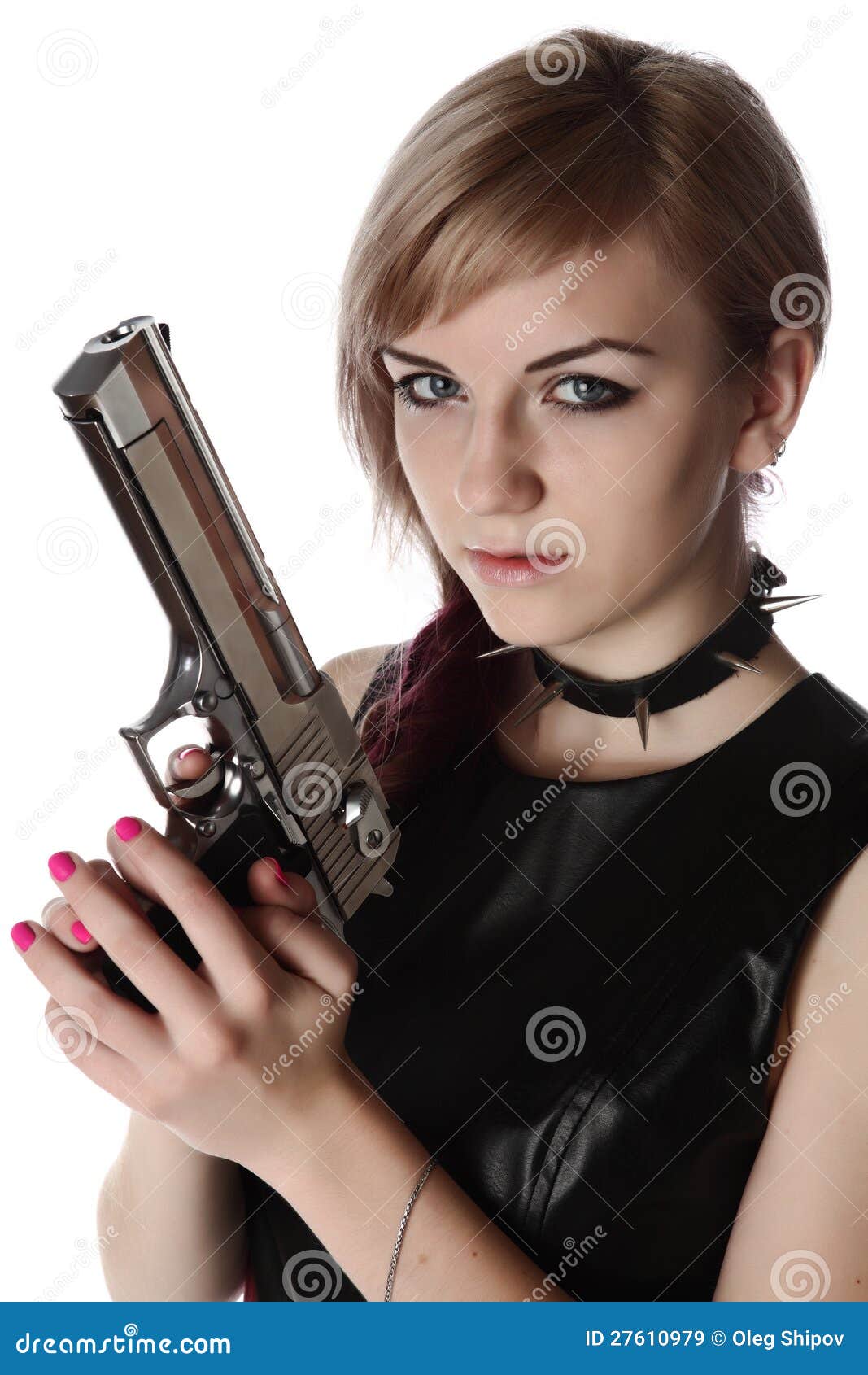 Pistola Della Holding Della Ragazza Immagine Stock - Immagine di ...
