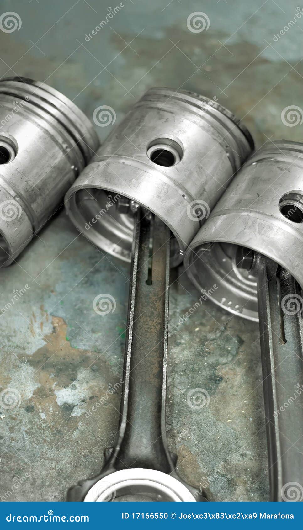 Pistoni fotografia stock. Immagine di industria, riparazione - 17166550