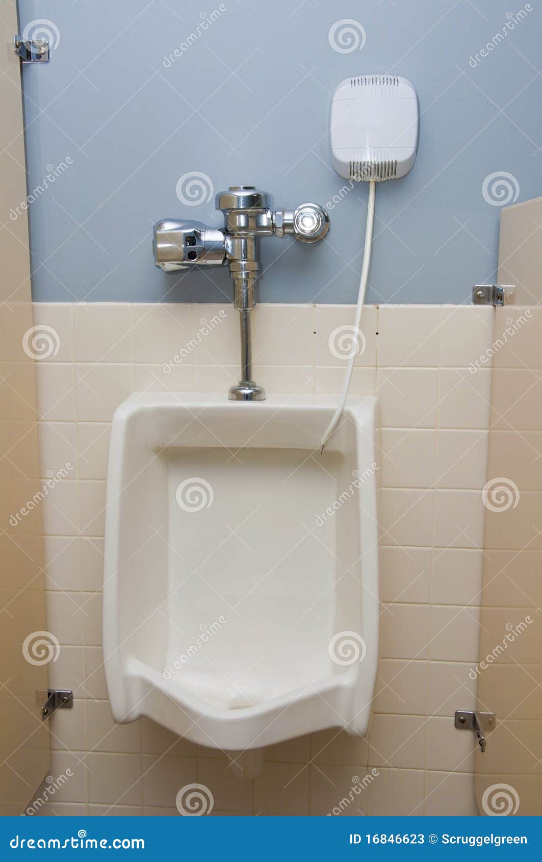 Pisuar obraz stock. Obraz złożonej z mieszkanie, sekwens - 16846623