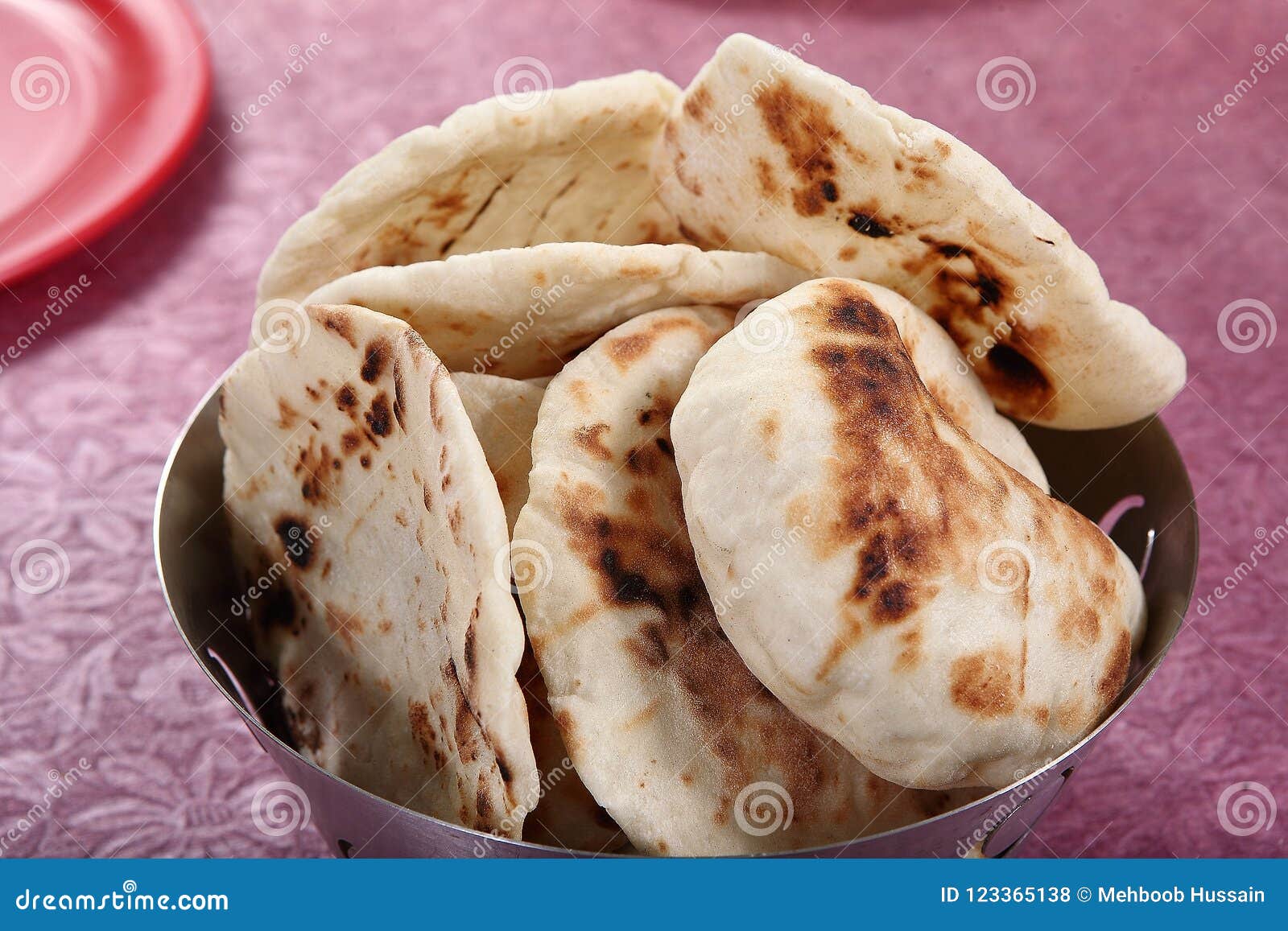 Pita Bread, Flatbread Leudado, Pan árabe, Pan Libanés Foto de archivo ...