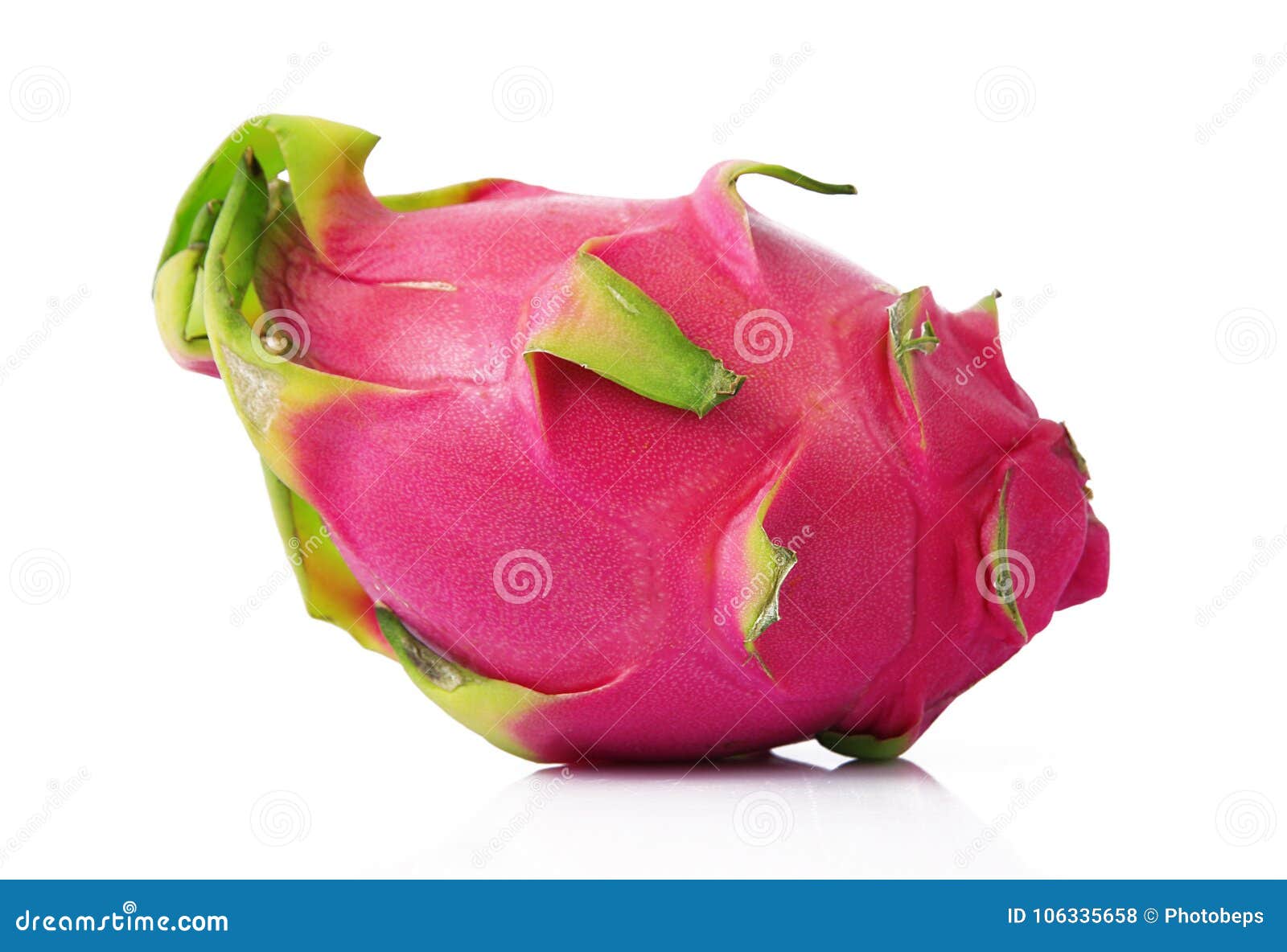 Pitaya Rouge Sur Le Fond Blanc Photo stock - Image du concept, cuisine ...
