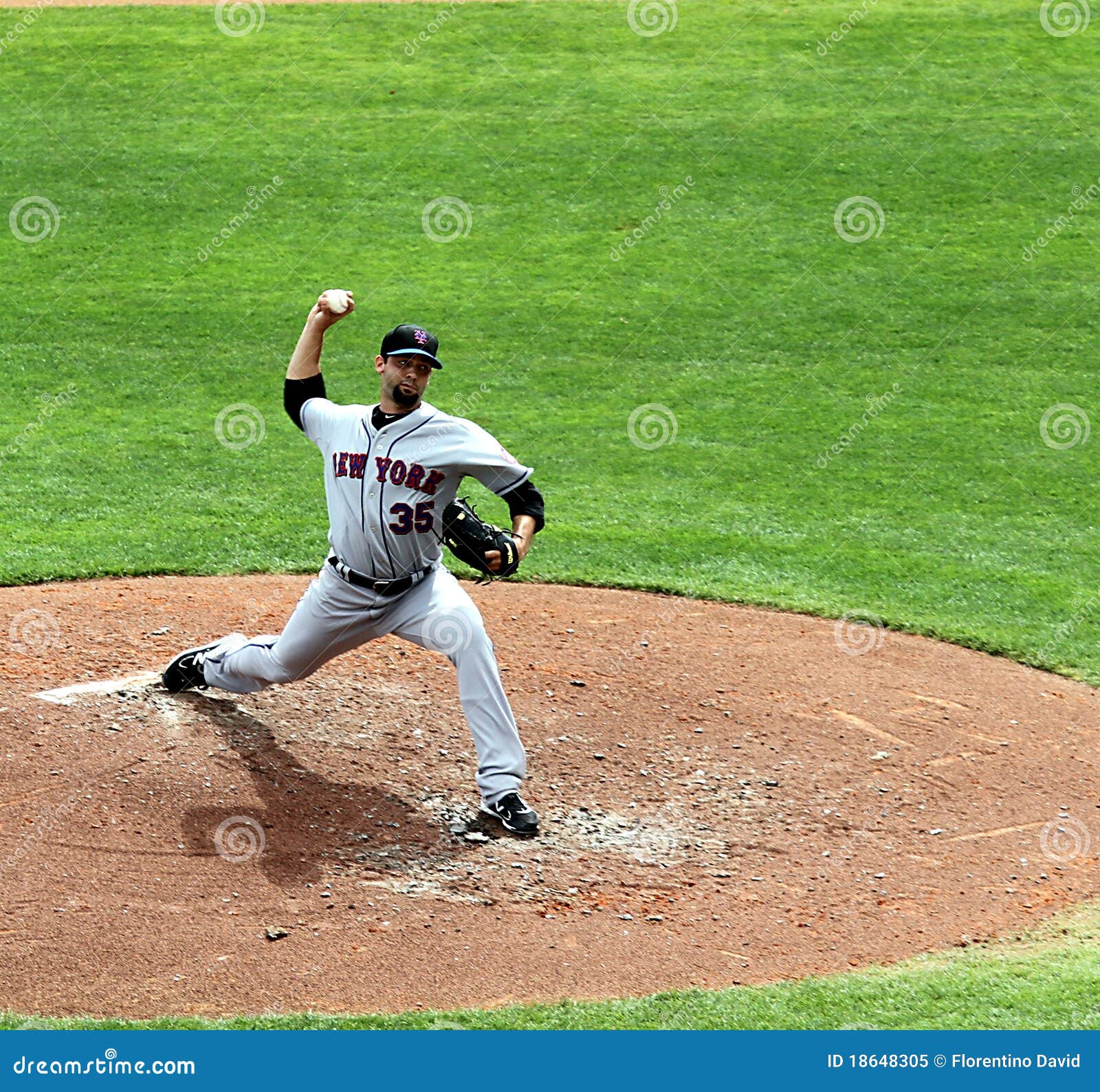 Pitcher Dillon Gee of the NY Mets Editorial Image - Image of base ...