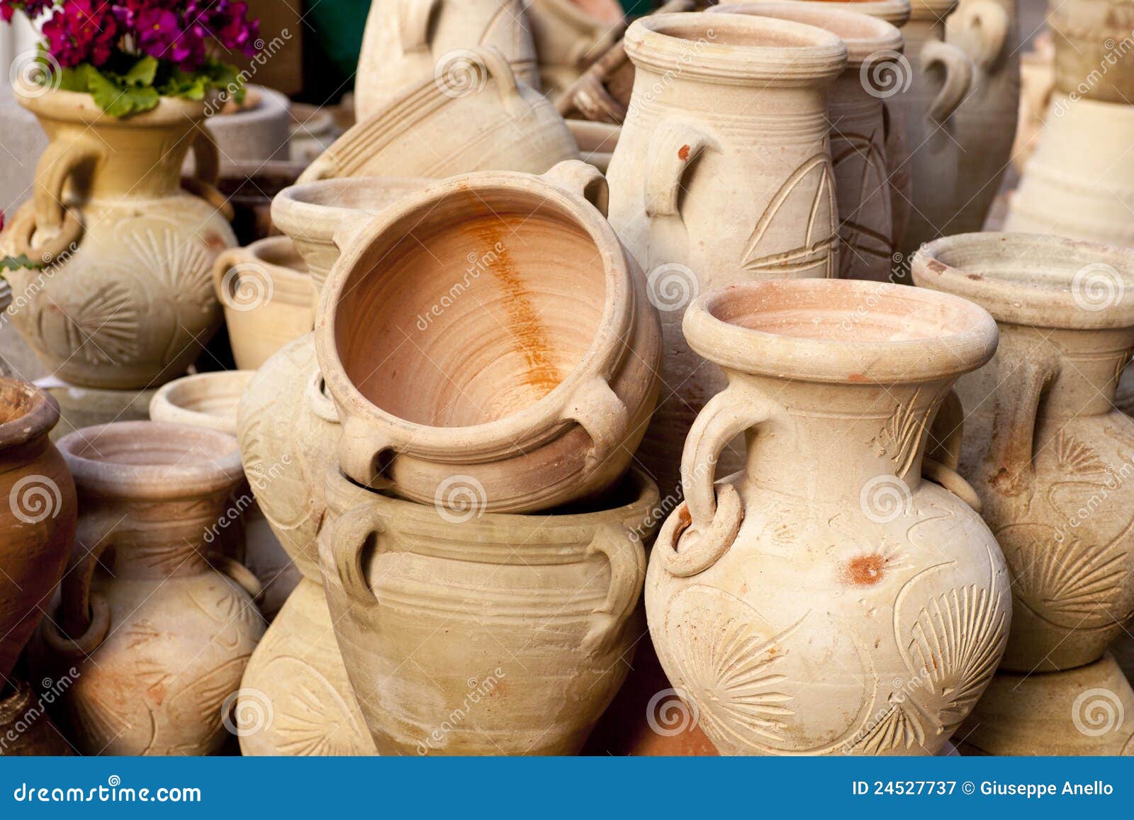 Pitchers and jars of clay stock image. Image of gardening - 24527737
