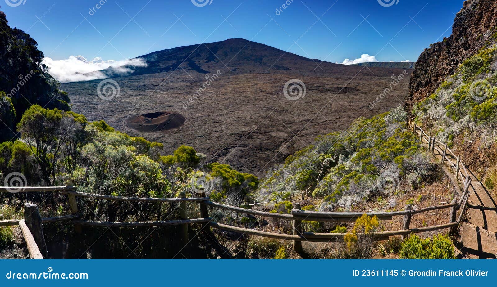 Piton De La Fournaise Volcano Stock Image - Image of geologic, crater ...
