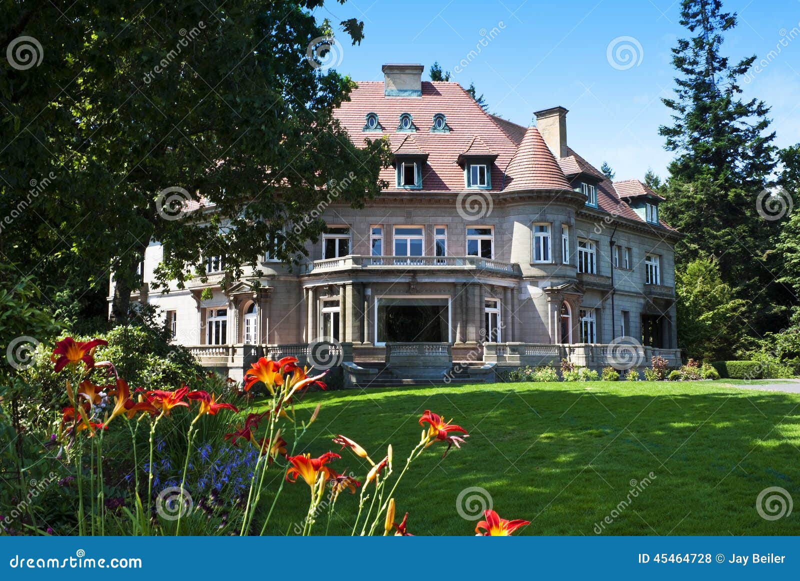 Pittock-Villa, Portland, Oregon Stockfoto - Bild von portland, lilien ...