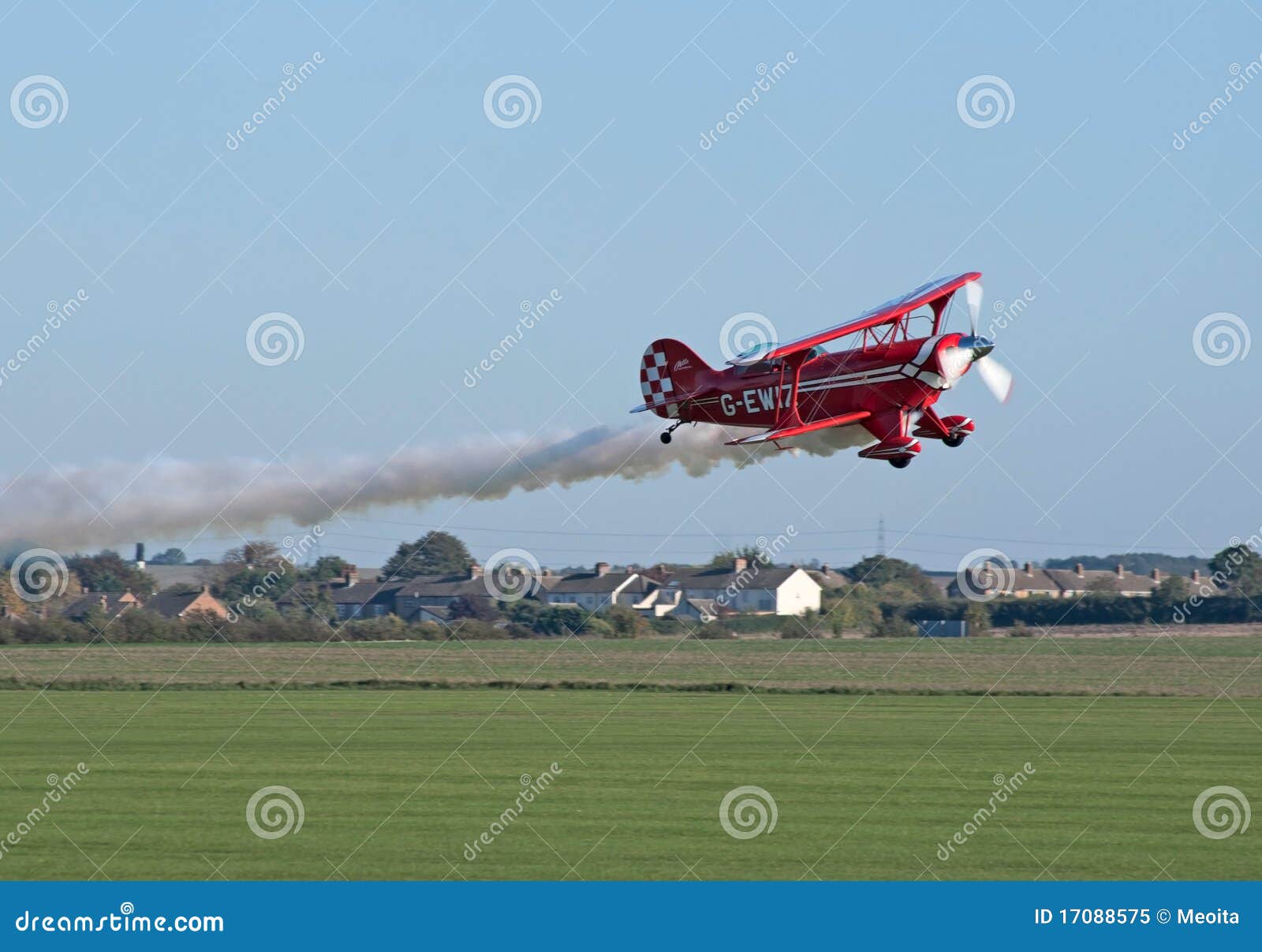 Pitts S2-S Shows Low-altitude Flying Editorial Image - Image of flight ...