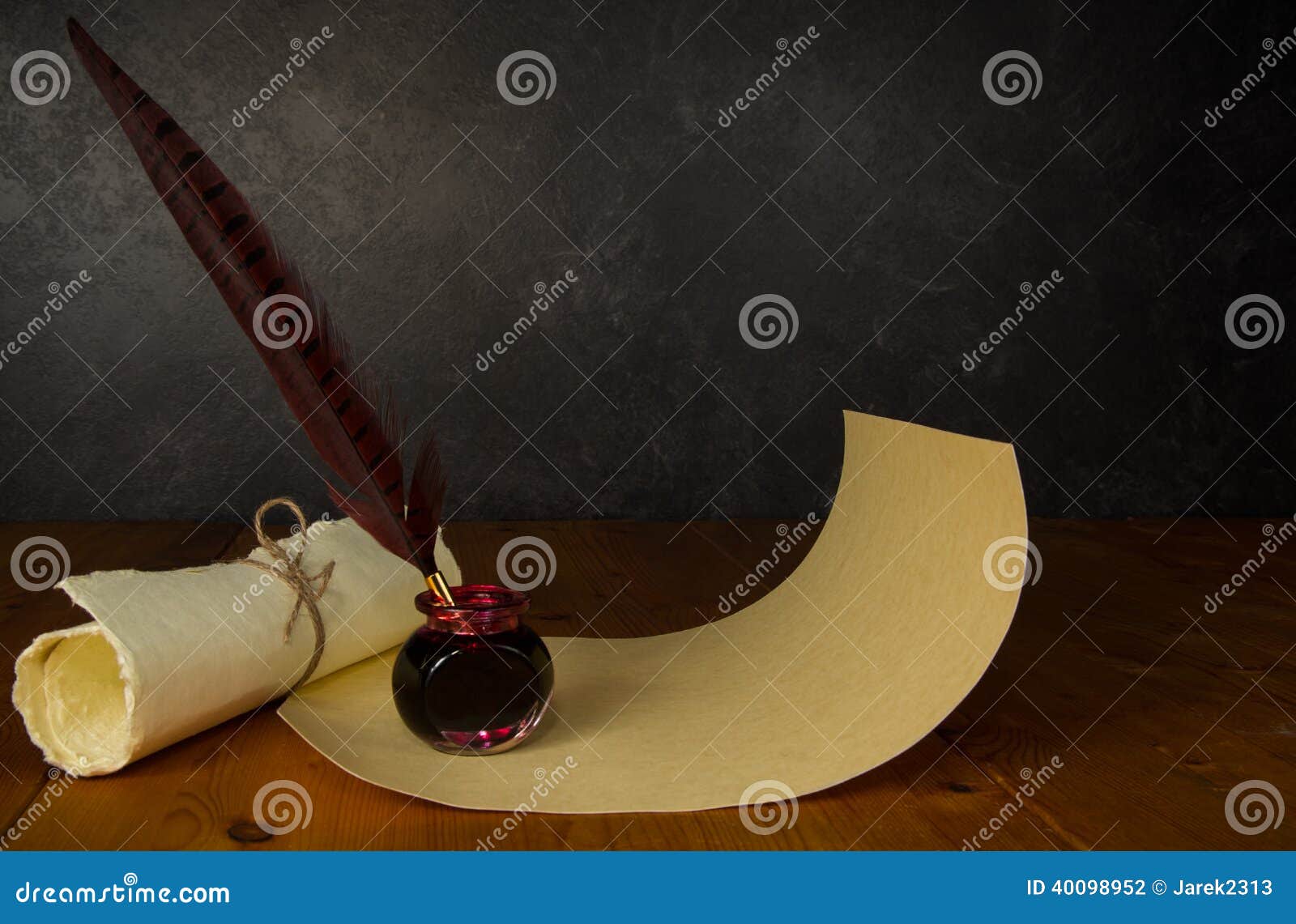 Piuma a Penna Ed Inchiostro Fotografia Stock - Immagine di antico ...