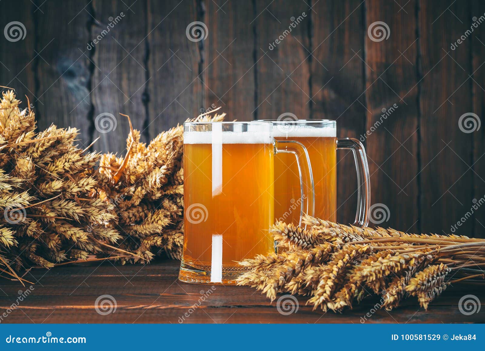 Piwo obraz stock. Obraz złożonej z złoty, alkohol, kultura - 100581529