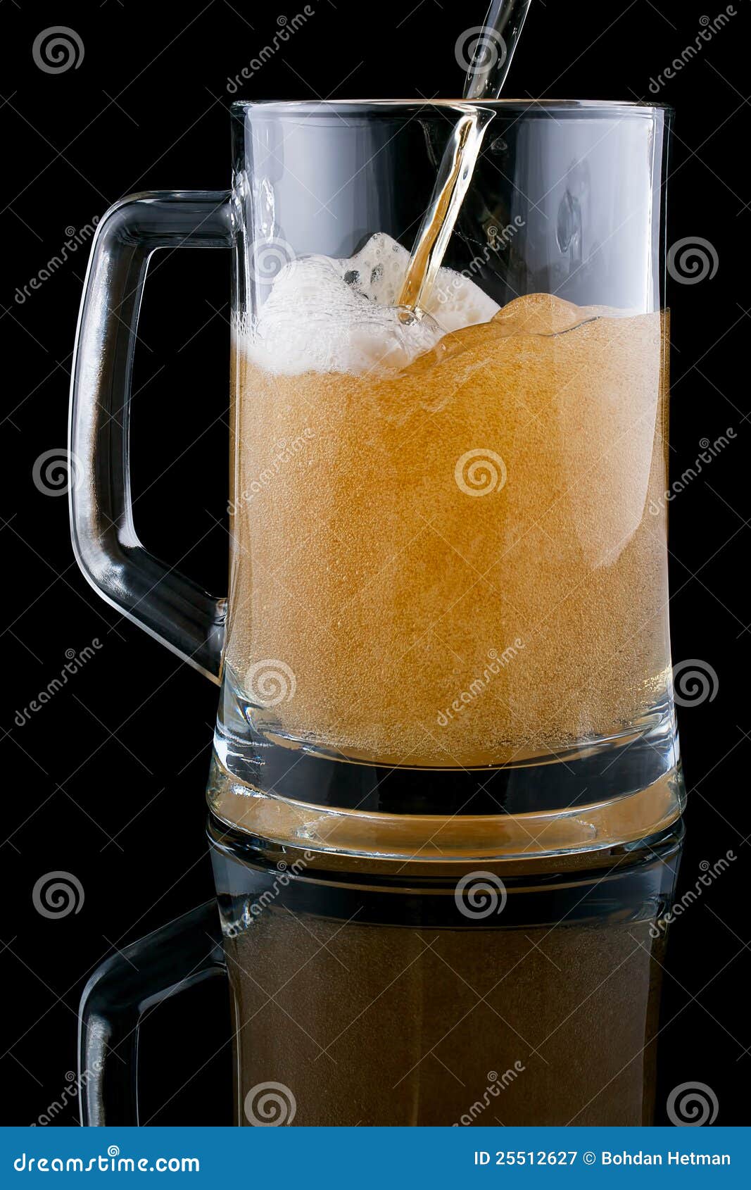 Piwo obraz stock. Obraz złożonej z pint, kolor, odbicie - 25512627