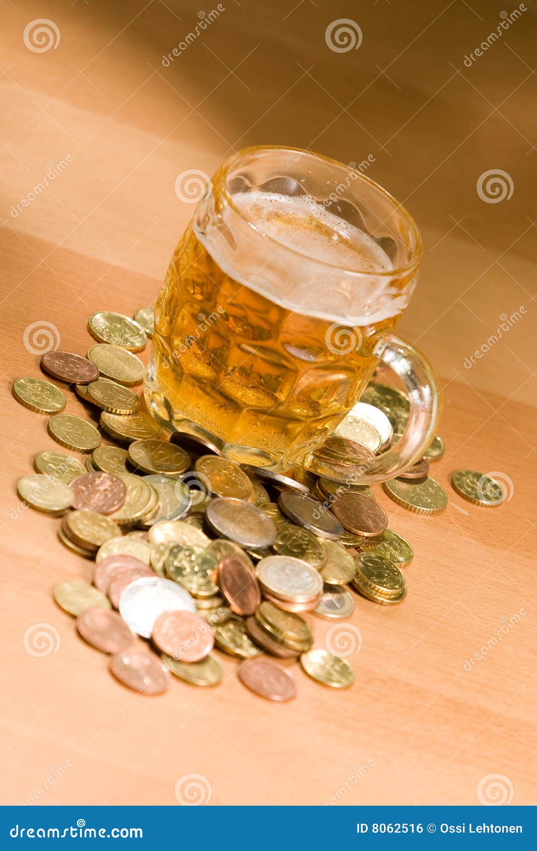 Piwo zdjęcie stock. Obraz złożonej z szkic, złoty, browar - 8062516