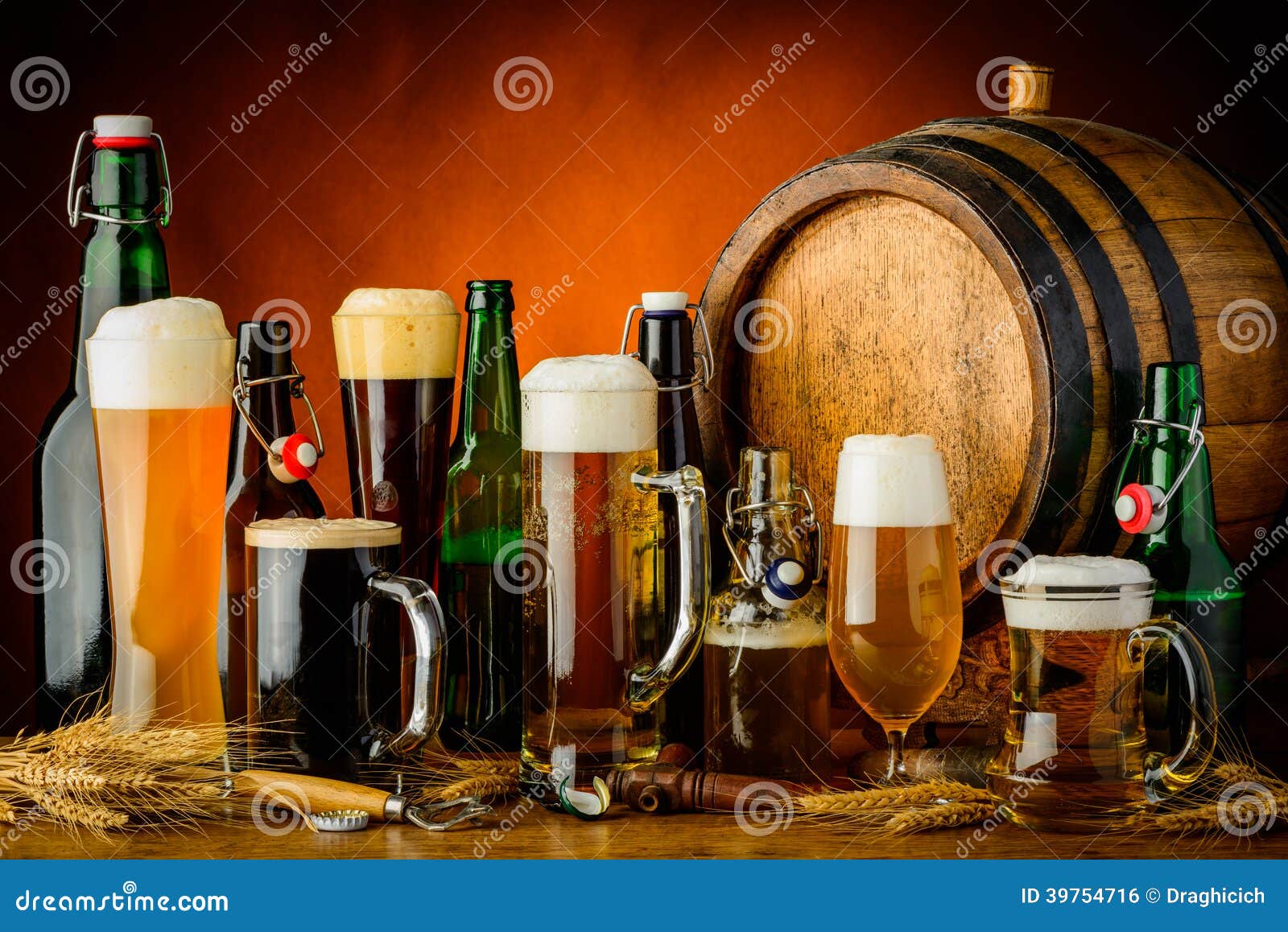 Piwo napoje zdjęcie stock. Obraz złożonej z baryłka, piwo - 39754716