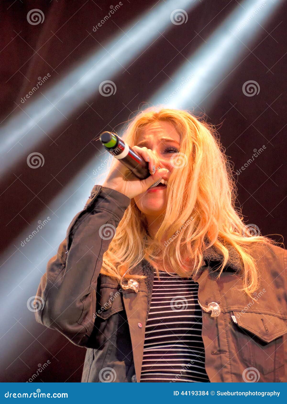 Pixie Lott editorial stock image. Image of music, musician - 44193384