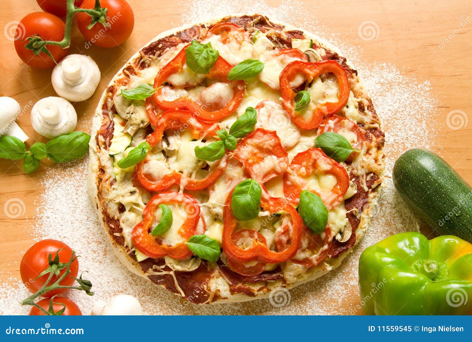Pizza di verdure immagine stock. Immagine di circolare - 11559545