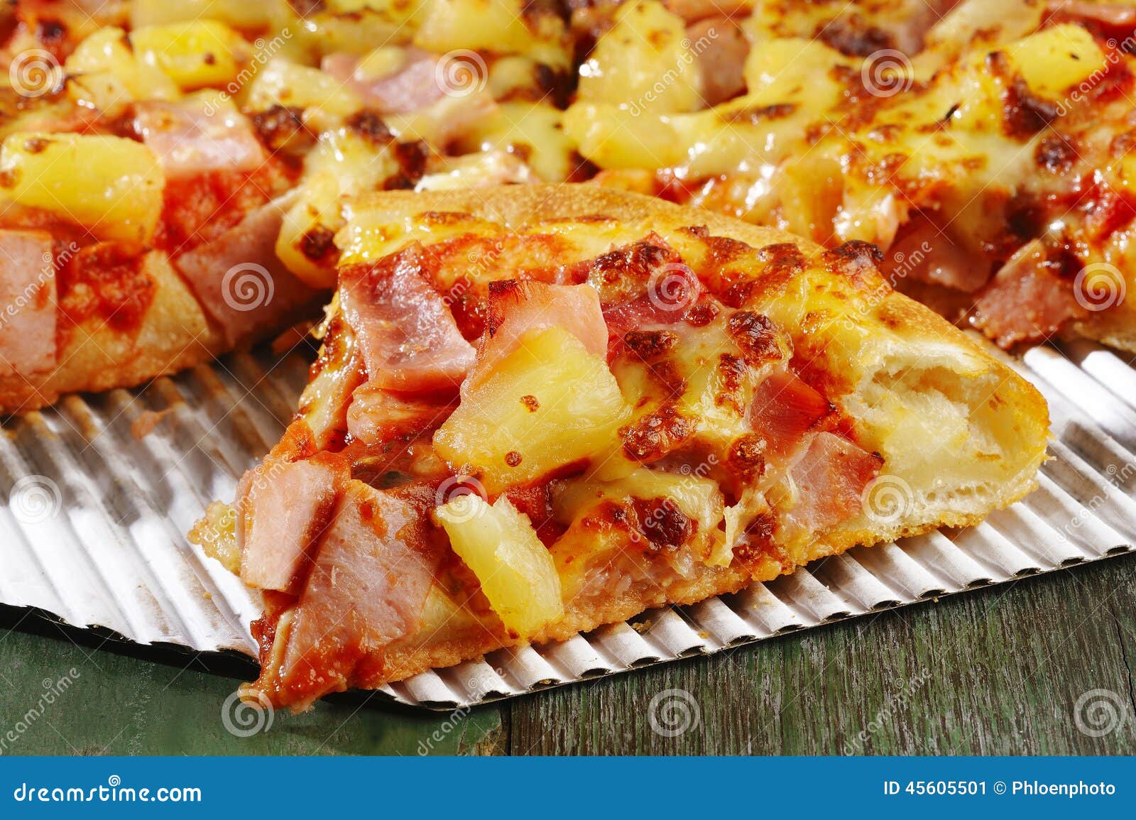 Pizza hawaiana imagen de archivo. Imagen de italiano - 45605501