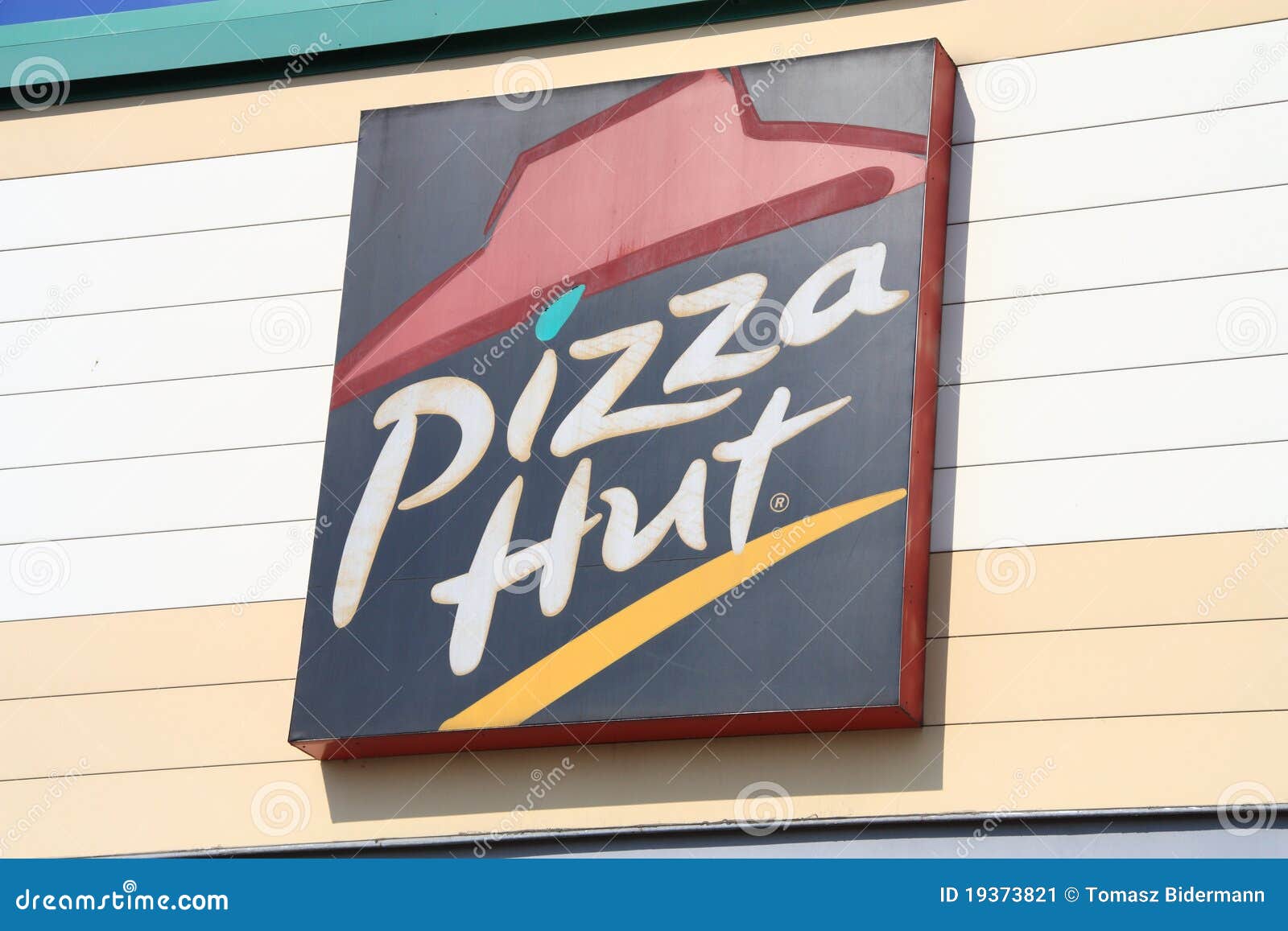 Pizza Hut editorial photo. Image of lamp, close, food - 19373821