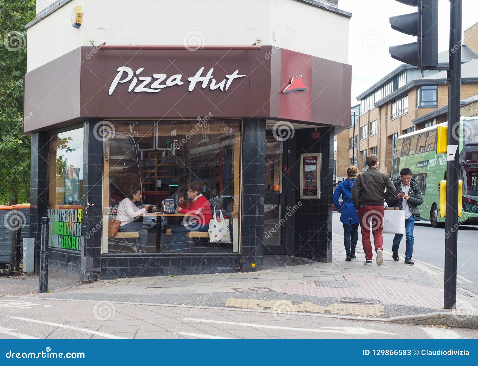 Pizza Hut Storefront in Cambridge Editorial Stock Photo - Image of ...