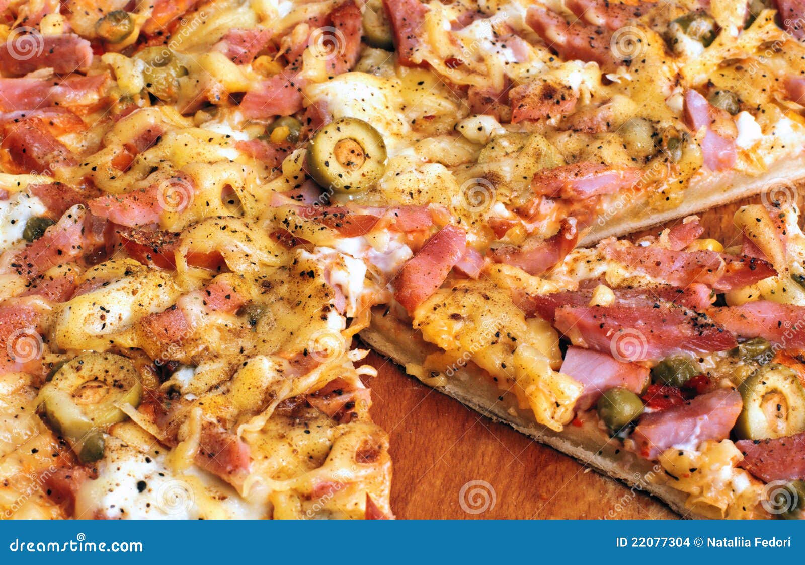 Pizza italiana foto de archivo. Imagen de negro, queso - 22077304