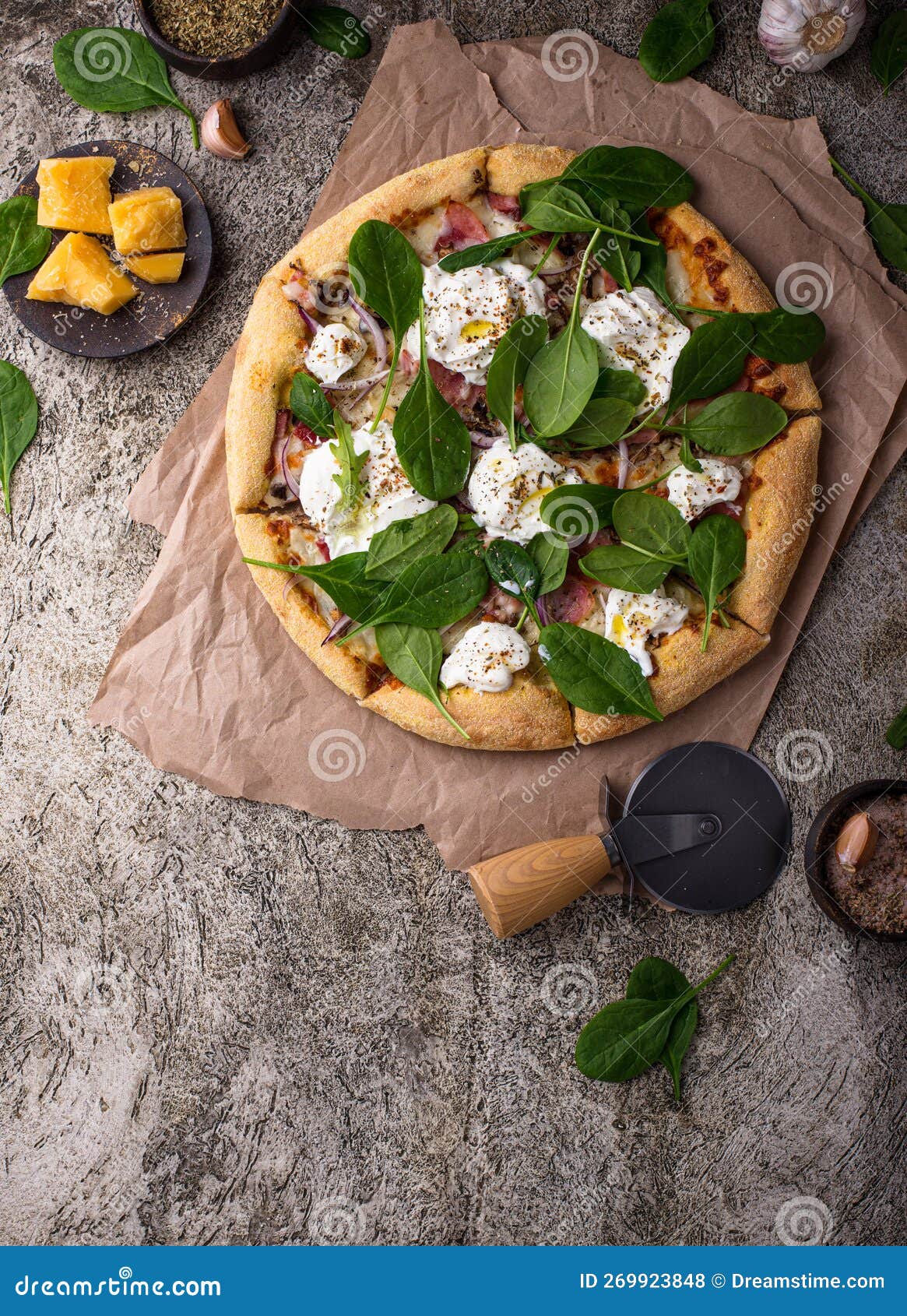 Pizza Italiana Com Queijo Mozzarella De Pasta Mole Foto de Stock ...